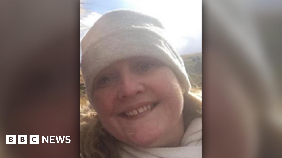 Sarah Gibbons: Mother of two was fatal Mold 'assault' victim - BBC News