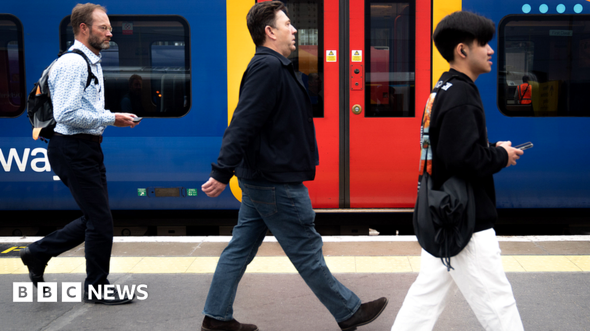 Do train strikes still have any impact? - BBC News