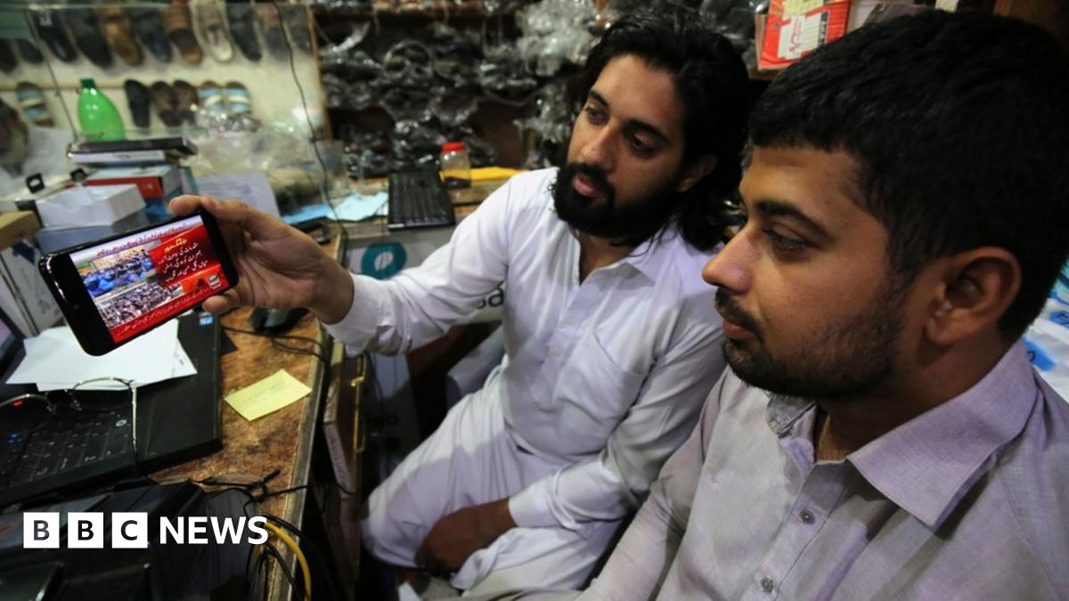 Pakistan shut down the internet - but that didn't stop the protests ...