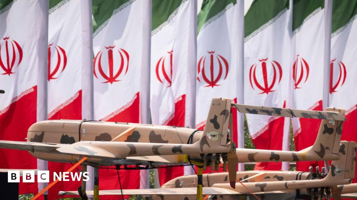 Iran sanctions: US and UK extend measures against Tehran - BBC News