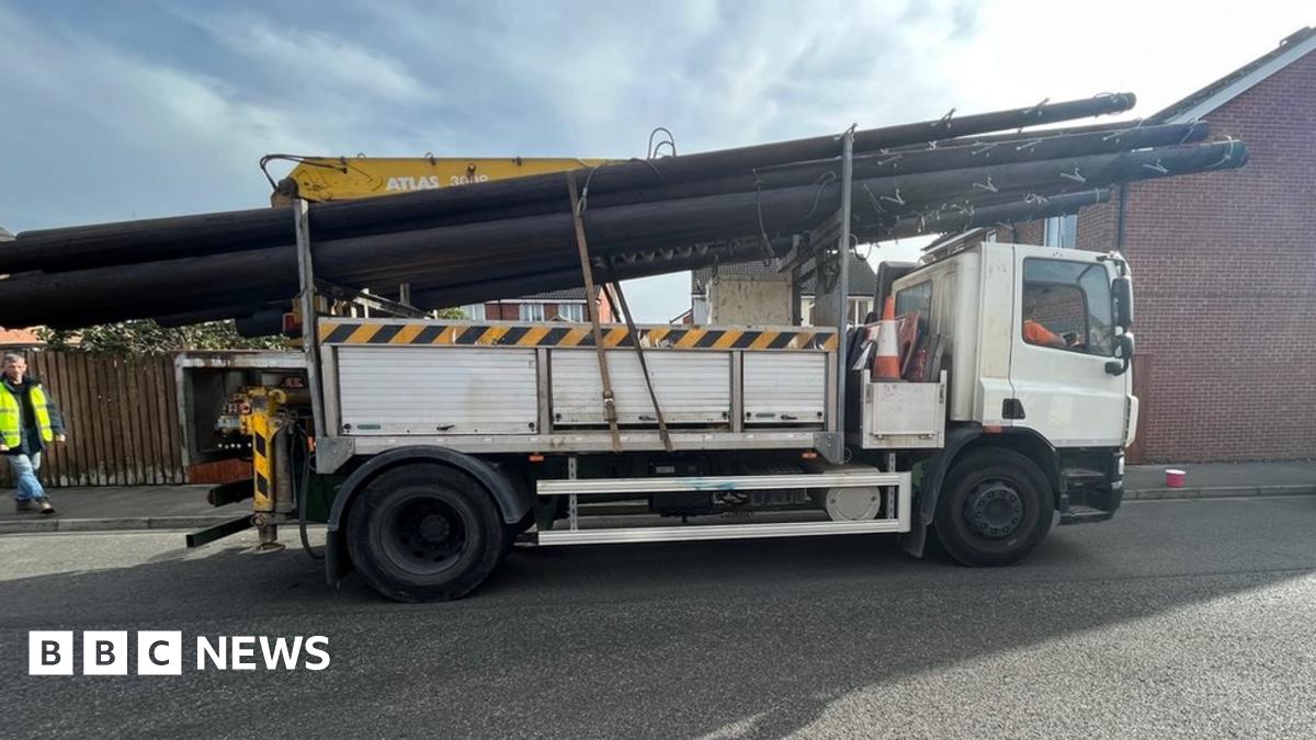 East Yorkshire broadband: KCOM should share infrastructure - MP - BBC News