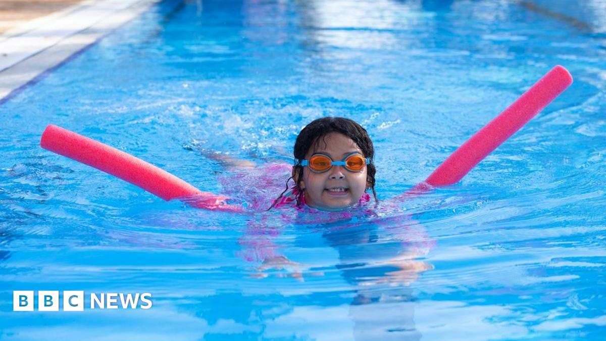 Swimming pools: Concern as closures across the UK revealed - BBC News