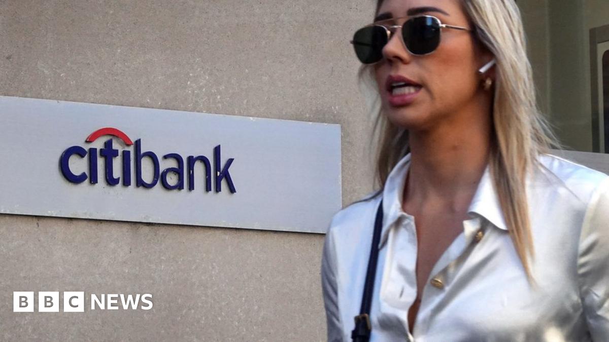 Citigroup plans 20,000 job cuts over two years - BBC News