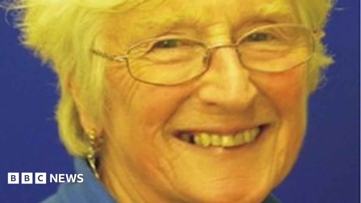 Body of missing sailor identified as Janet Sainsbury - BBC News