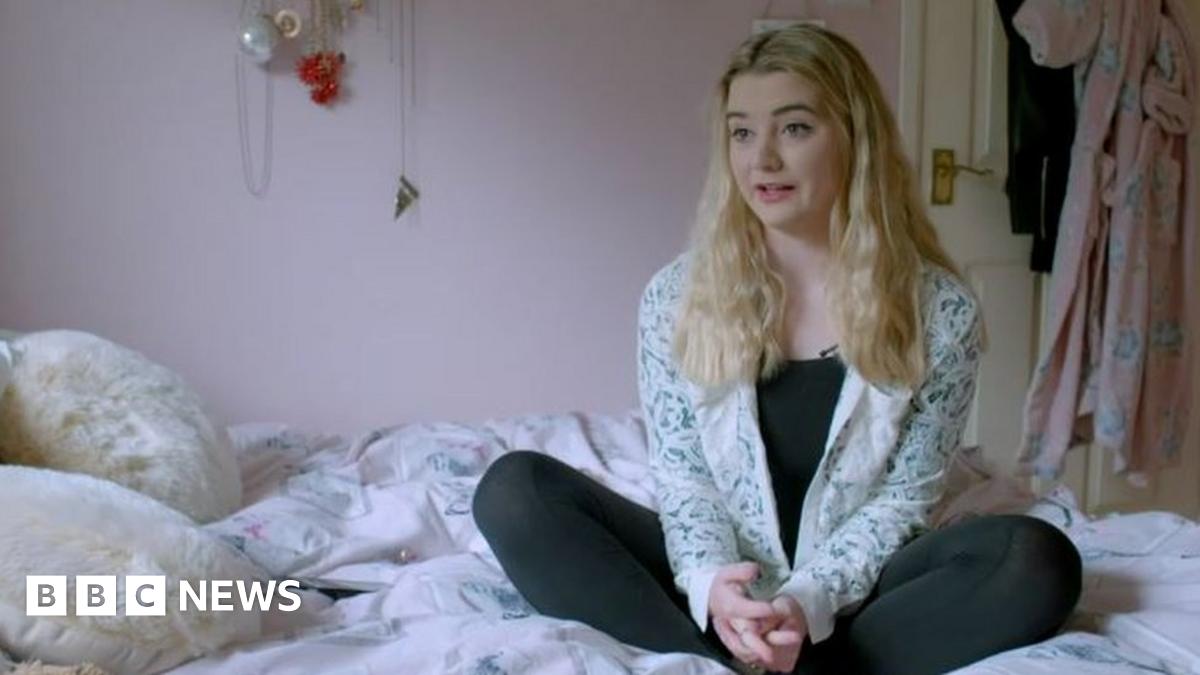 Self-Harm: Becci answers your questions - BBC News