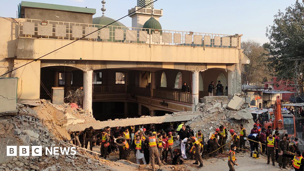 Pakistan mosque blast: Police targeted in suicide attack that kills 59 ...