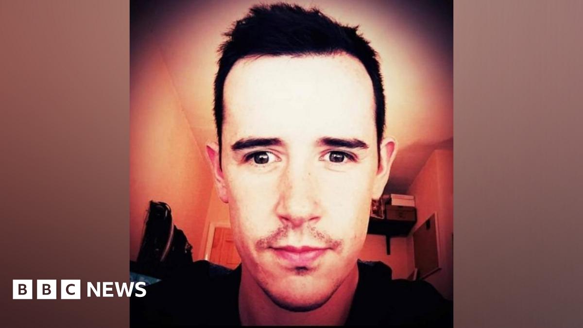 Alan Whiteside: Search continues for missing Antrim man - BBC News