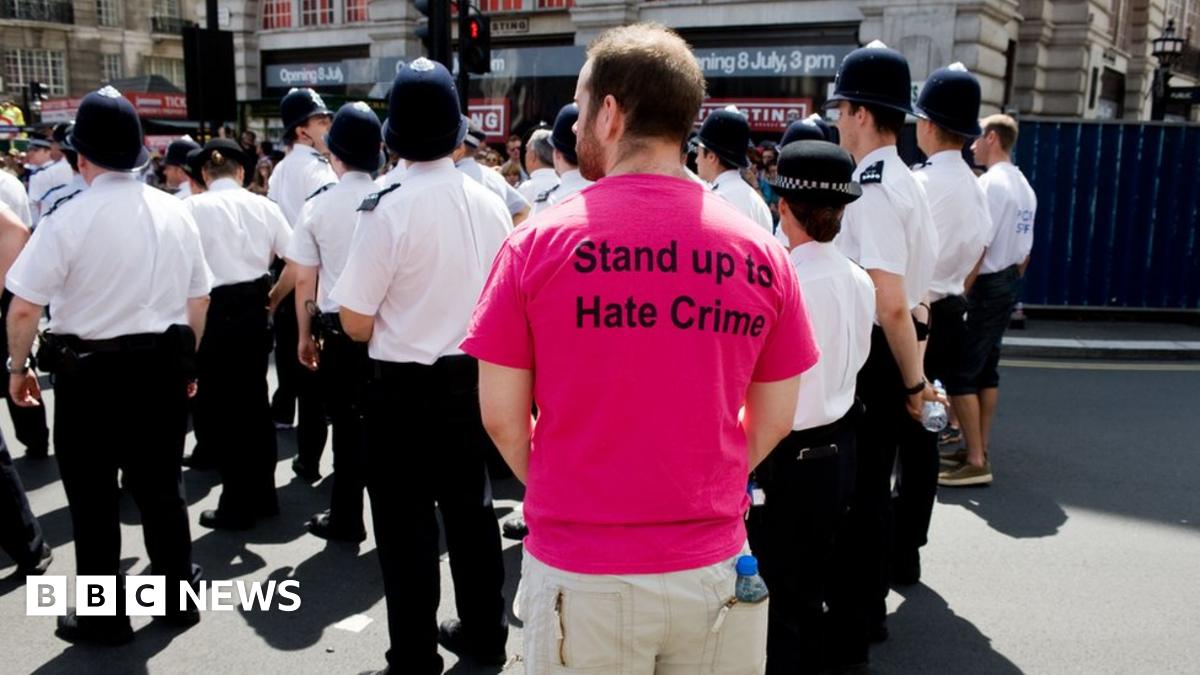 In numbers: Has Britain really become more racist? - BBC News