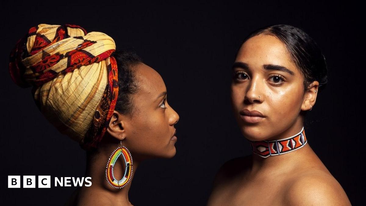 Young photojournalists' work on show - BBC News