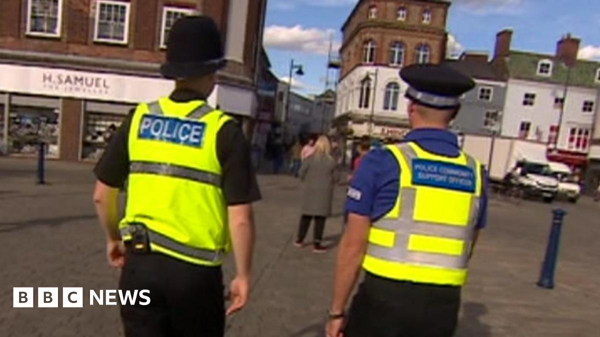 Lincolnshire Police to cut PSCO numbers by nearly half - BBC News