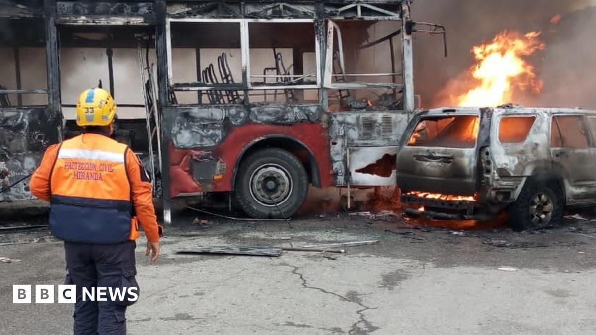 Venezuela highway in flames as lorry ploughs into crash site - BBC News