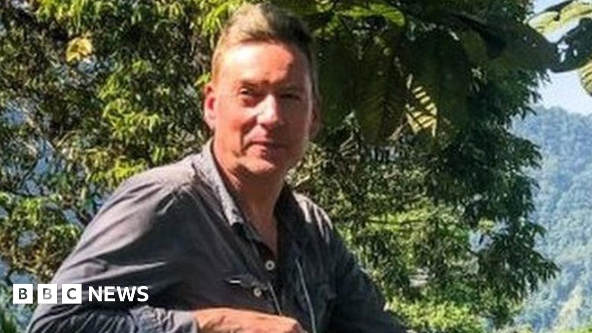 Frank Gardner: Getting Frank on the 'iceberg' of disability - BBC News