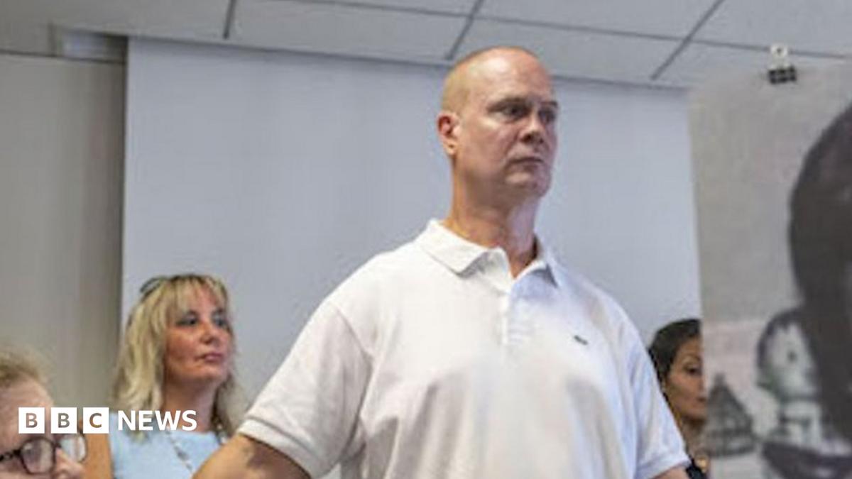 Former informant 'White Boy Rick' sues FBI for $100m - BBC News