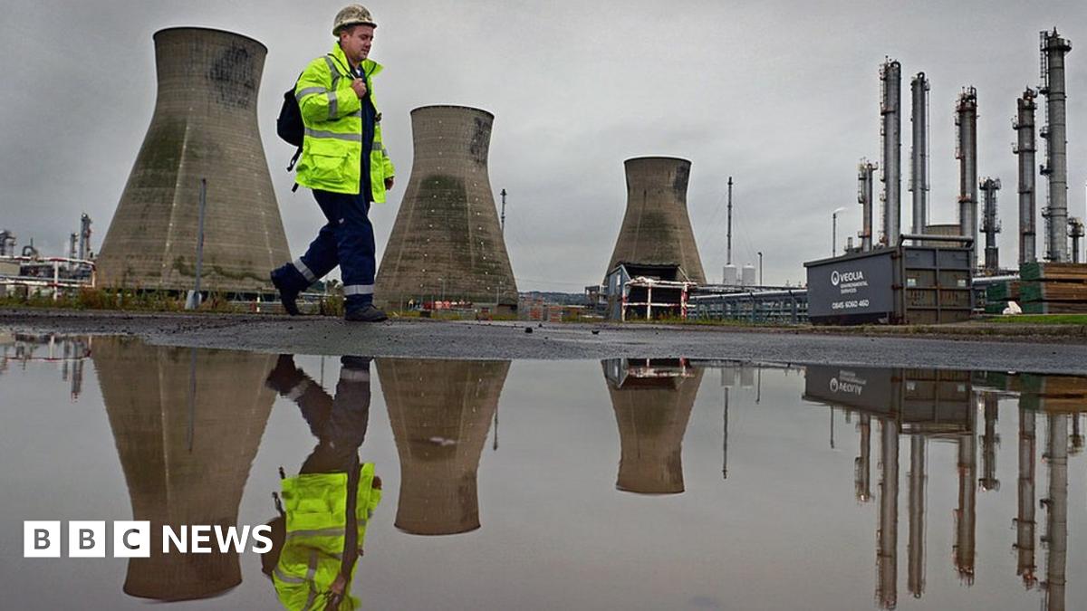 Cracking crude: Blame game over Grangemouth's symbolic loss - BBC News