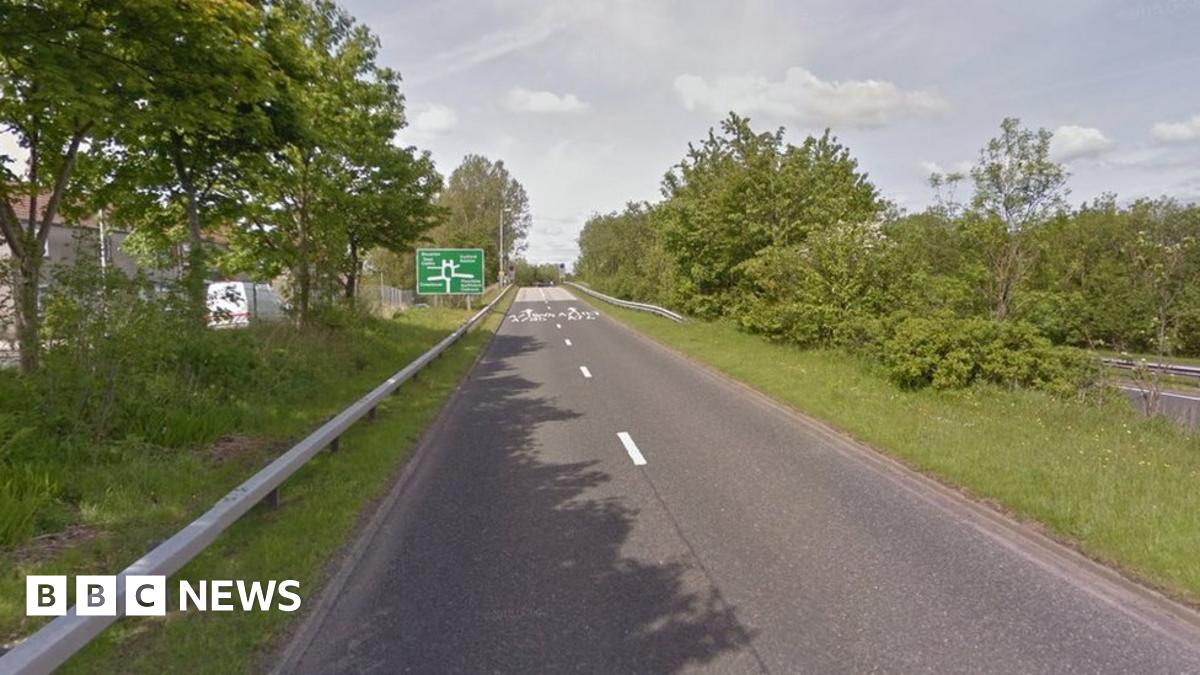 Pedestrian and driver injured in Kilmarnock crash on A77 - BBC News