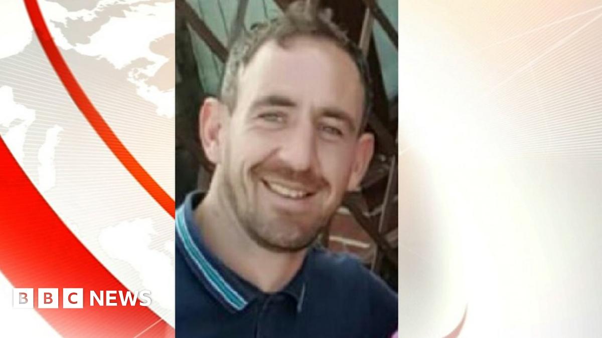 Karl Swift murder: Five men arrested after Halesowen death - BBC News