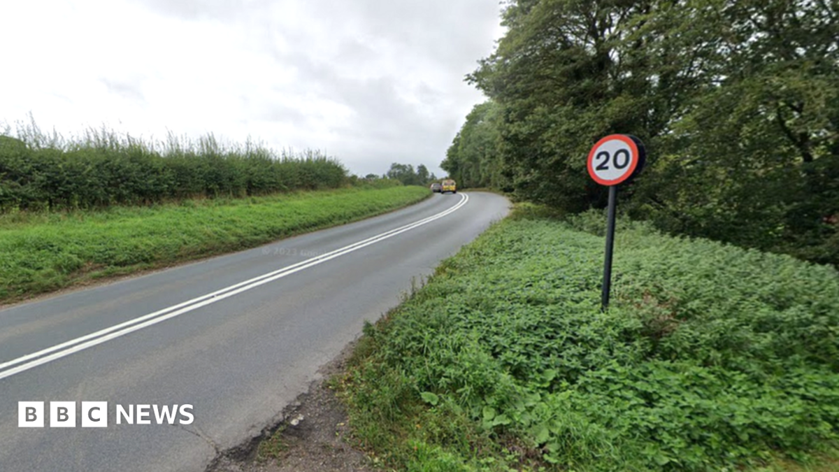 Multi-vehicle crash closes A346 in Wiltshire - BBC News