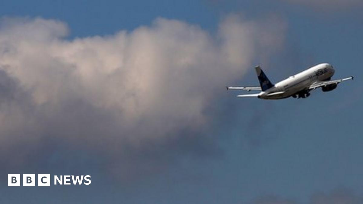 Climate change 'to make transatlantic flights longer' - BBC News