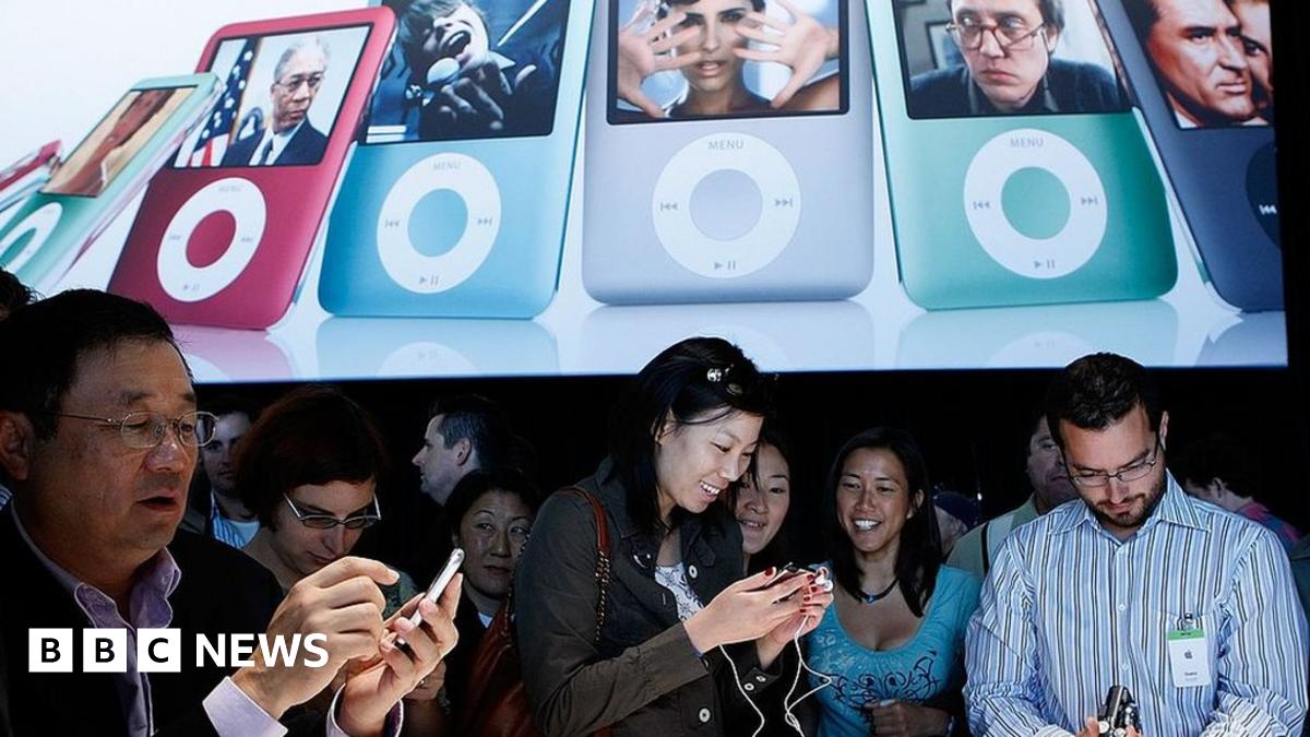 Apple to discontinue the iPod after 21 years - BBC News