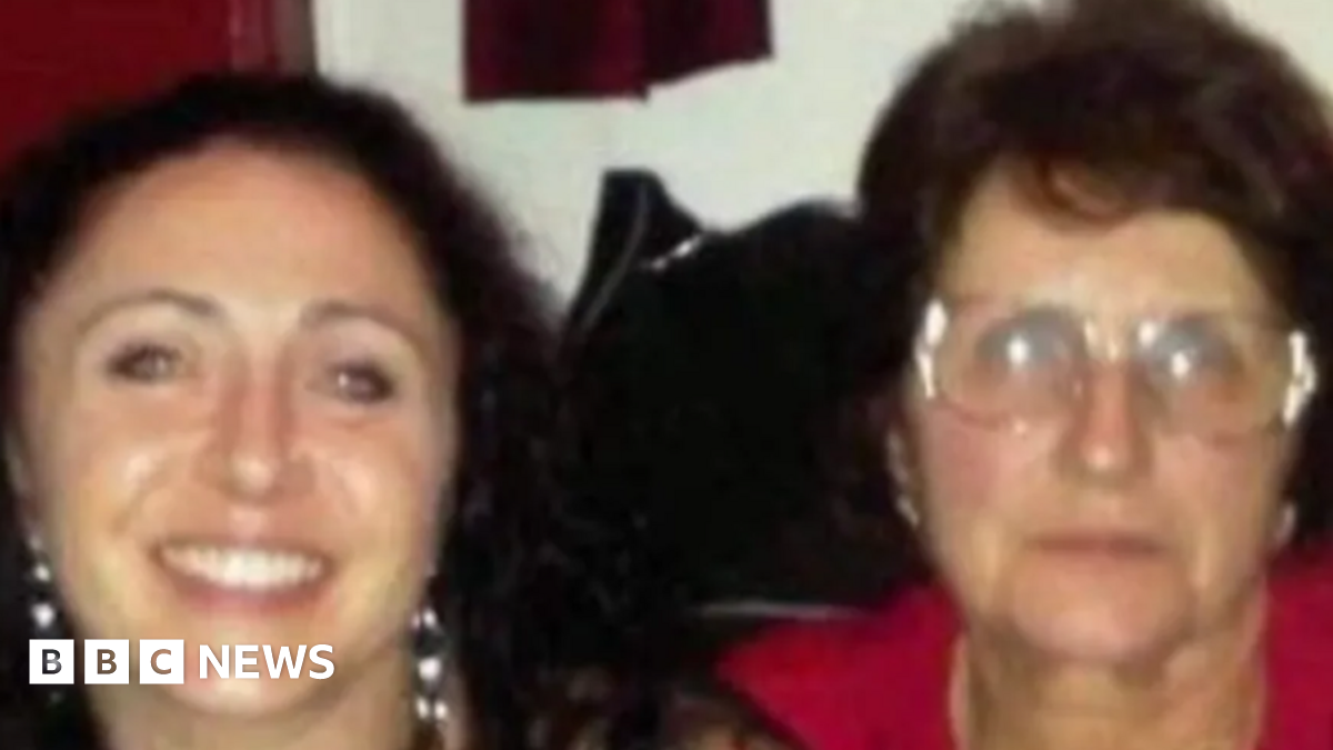 Double-fatal Boxing Day crash drivers fled scene in Kitts Green - BBC News