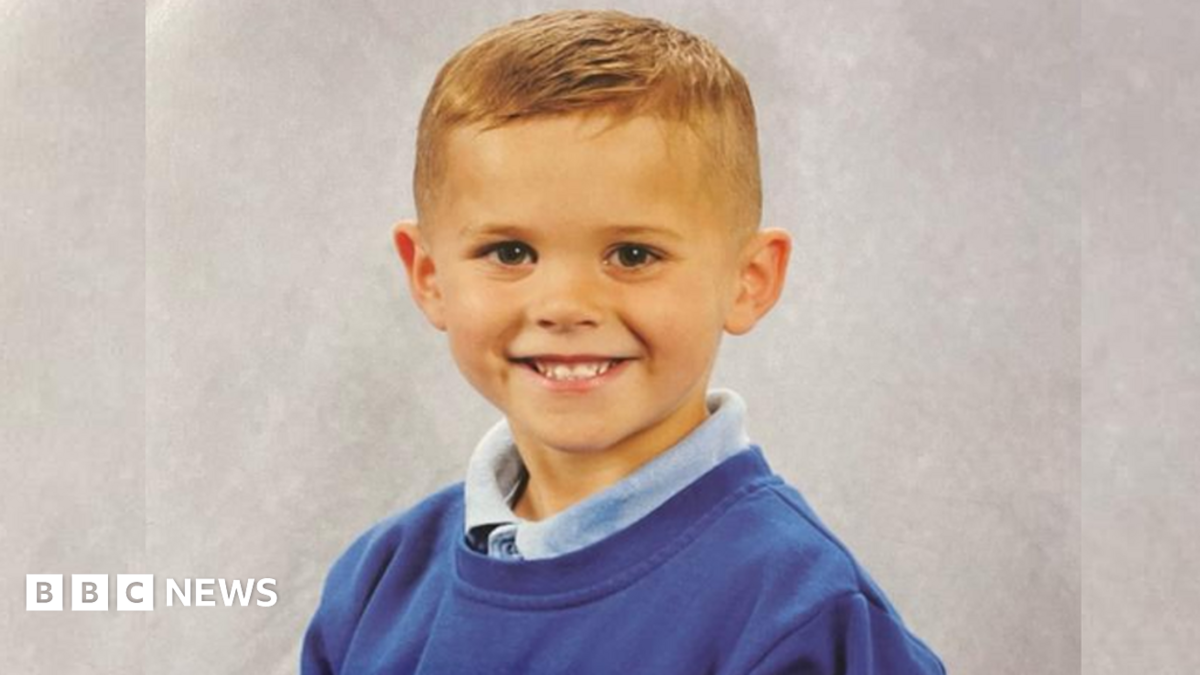 Carbon monoxide: Hero Monmouthshire boy, 4, raised alarm - BBC News