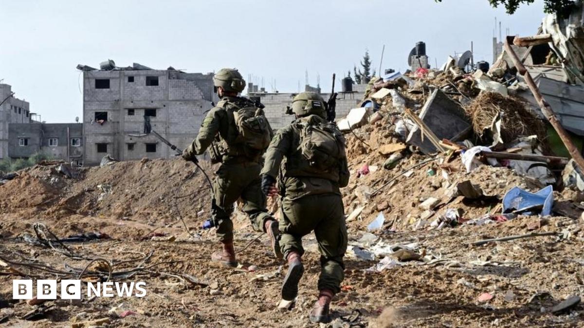 Tanks push further into Khan Younis as Israel pounds north Gaza - BBC News