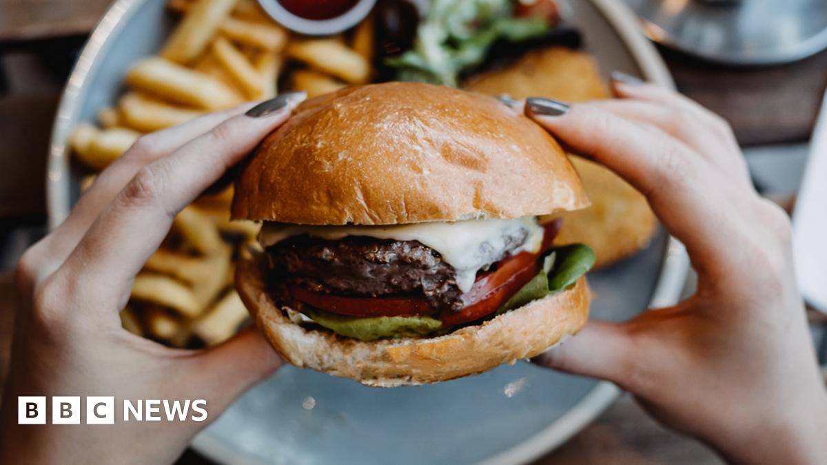 Eating disorders: Toolkit to help schools cope developed - BBC News