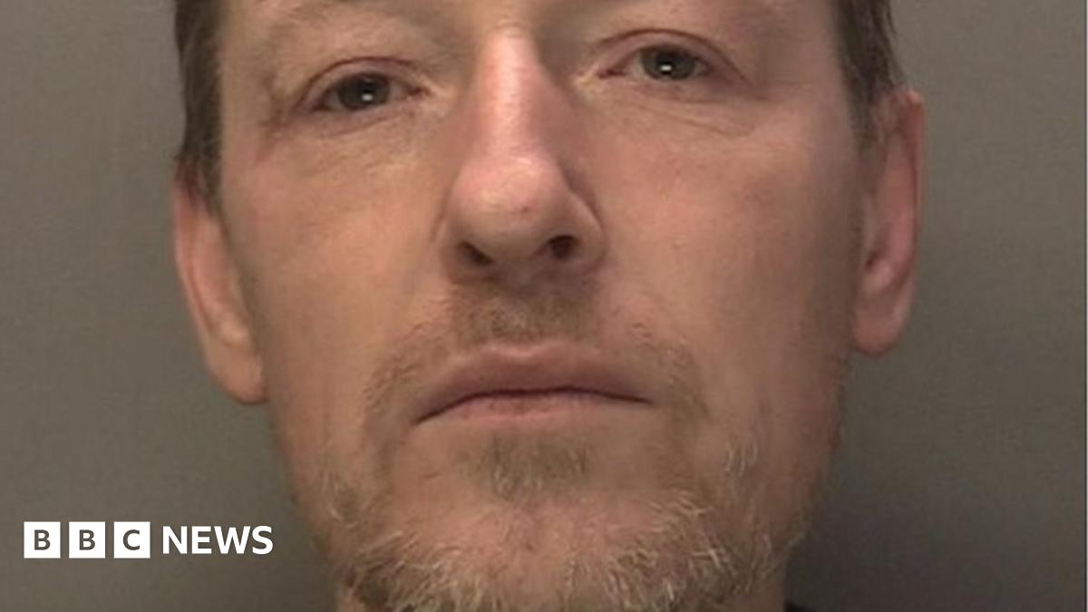 Coventry man jailed for following and robbing blind woman - BBC News
