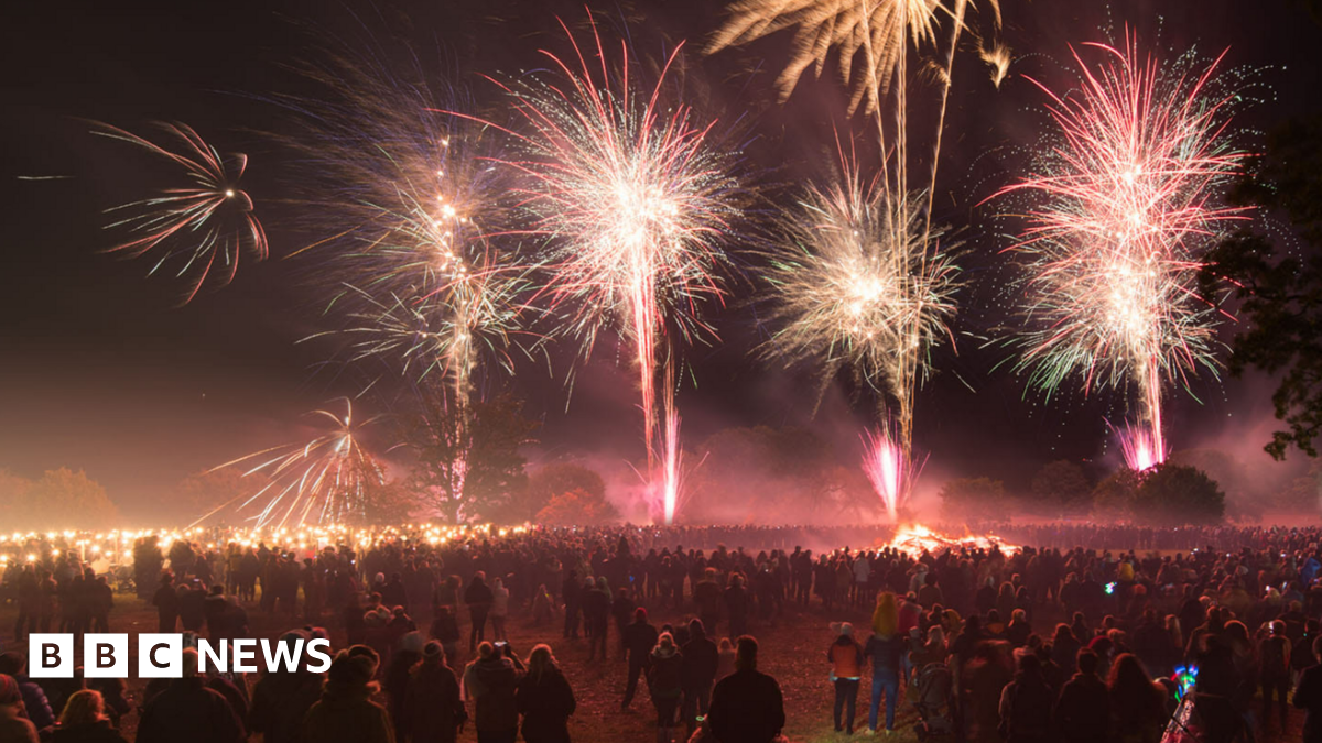 Heveningham Hall cancels fireworks due to bad weather - BBC News