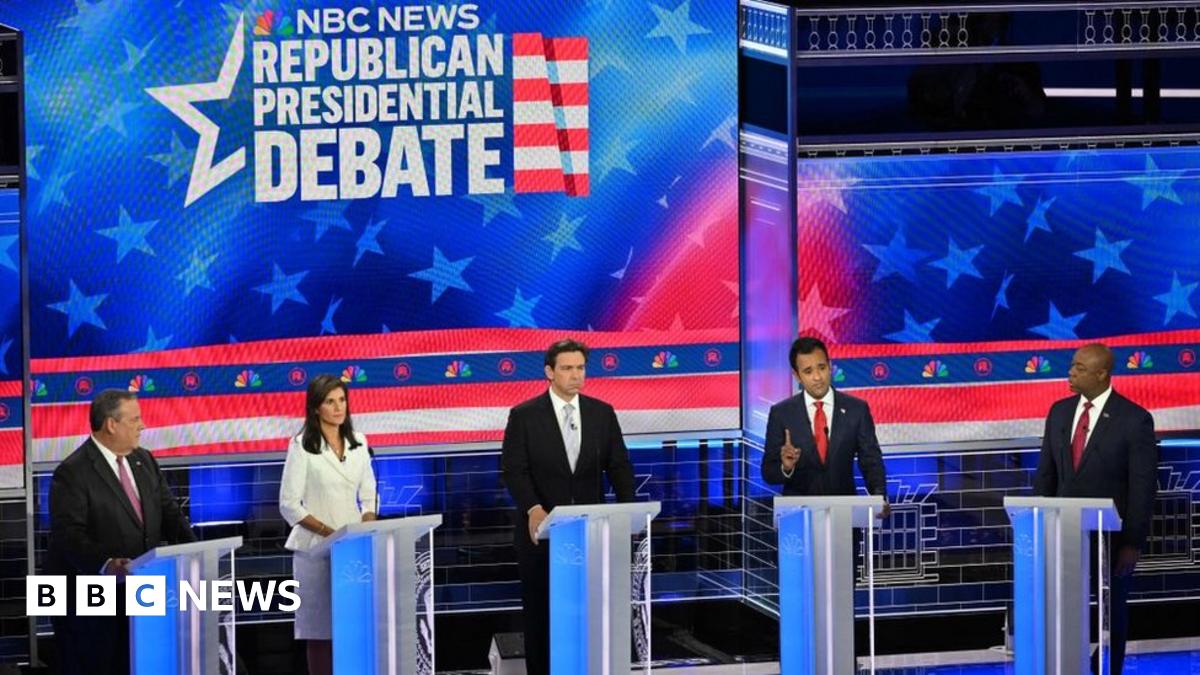 Third Republican debate: Five candidates take to stage in Miami - BBC News