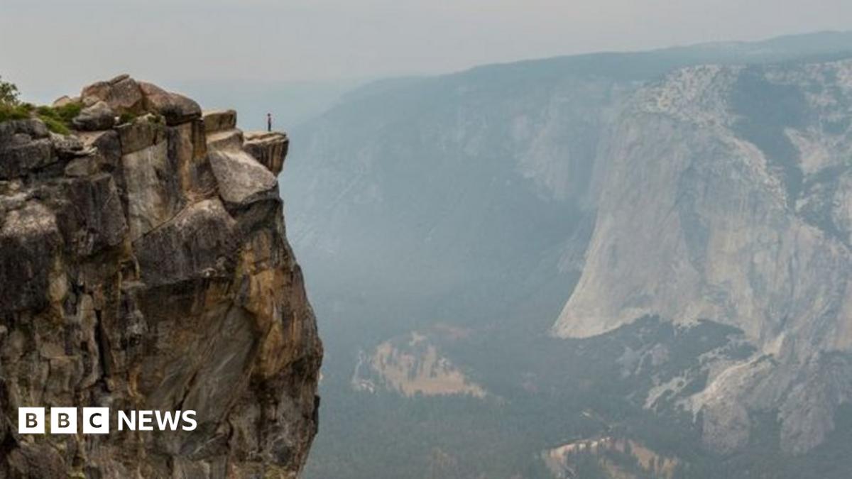 Man and woman fall to death from Yosemite National Park cliff - BBC News