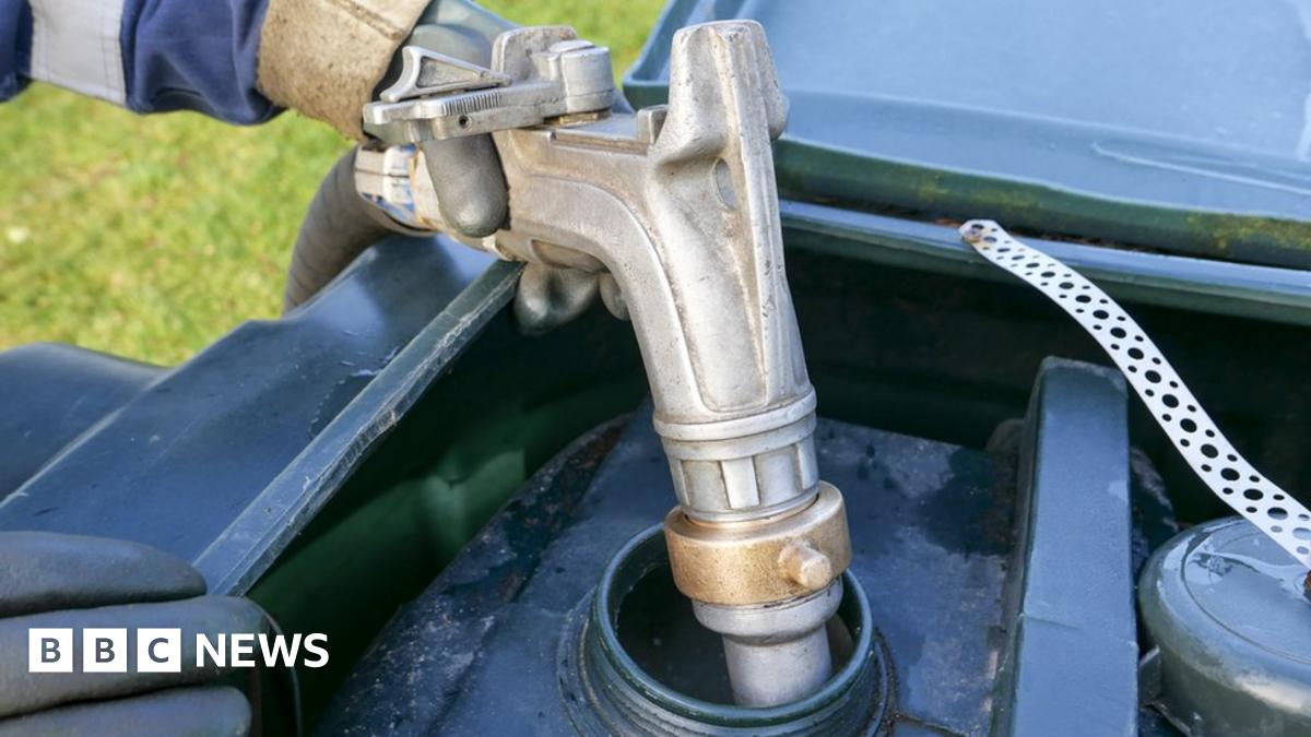Cost of living: Oil customers to get £100 electricity credit - BBC News
