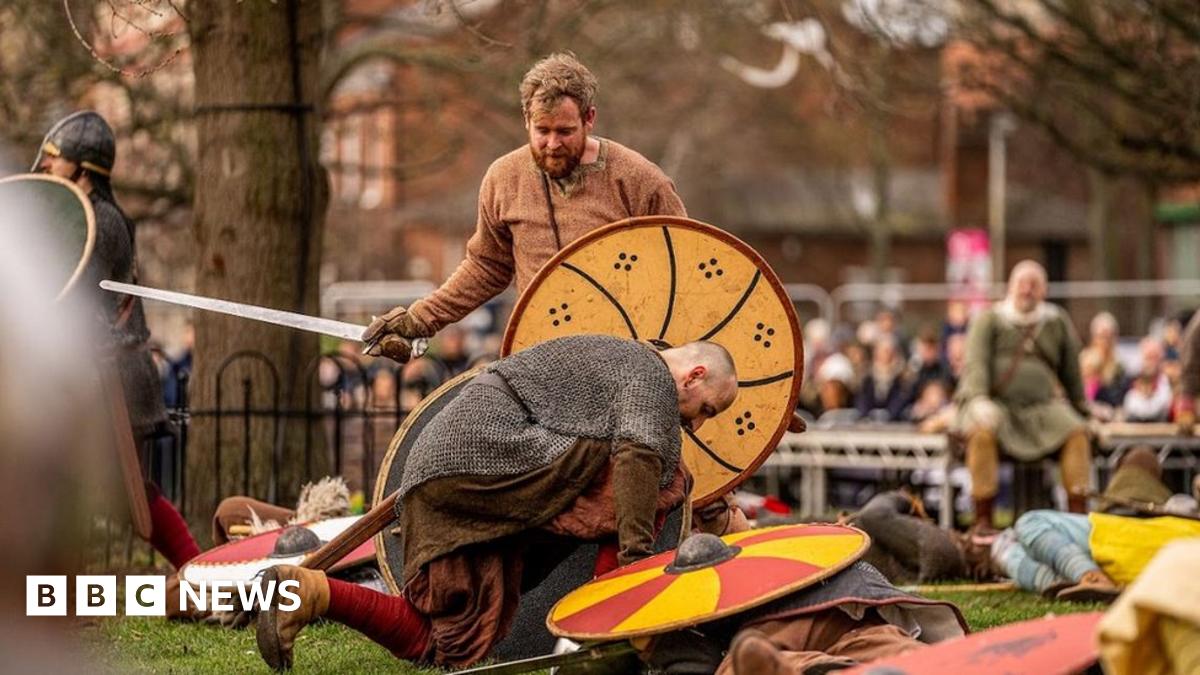 Jorvik Viking festival: Nordic hordes return to York - BBC News