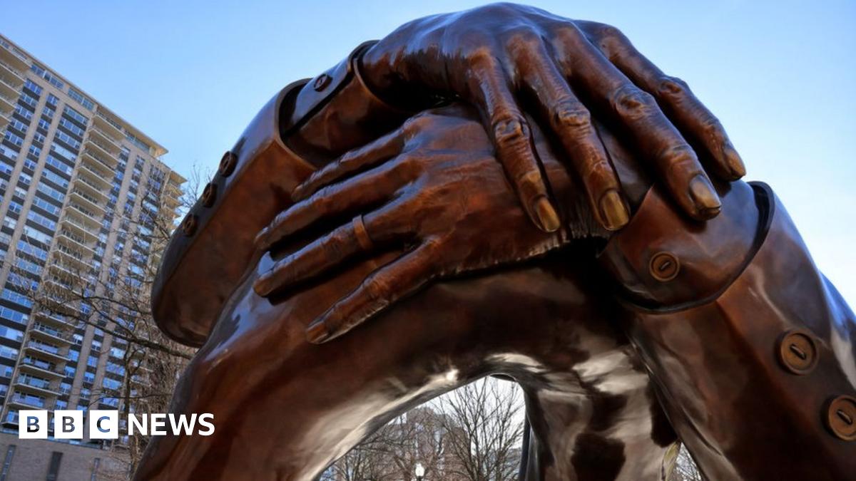 Martin Luther King's son defends controversial new headless statue ...