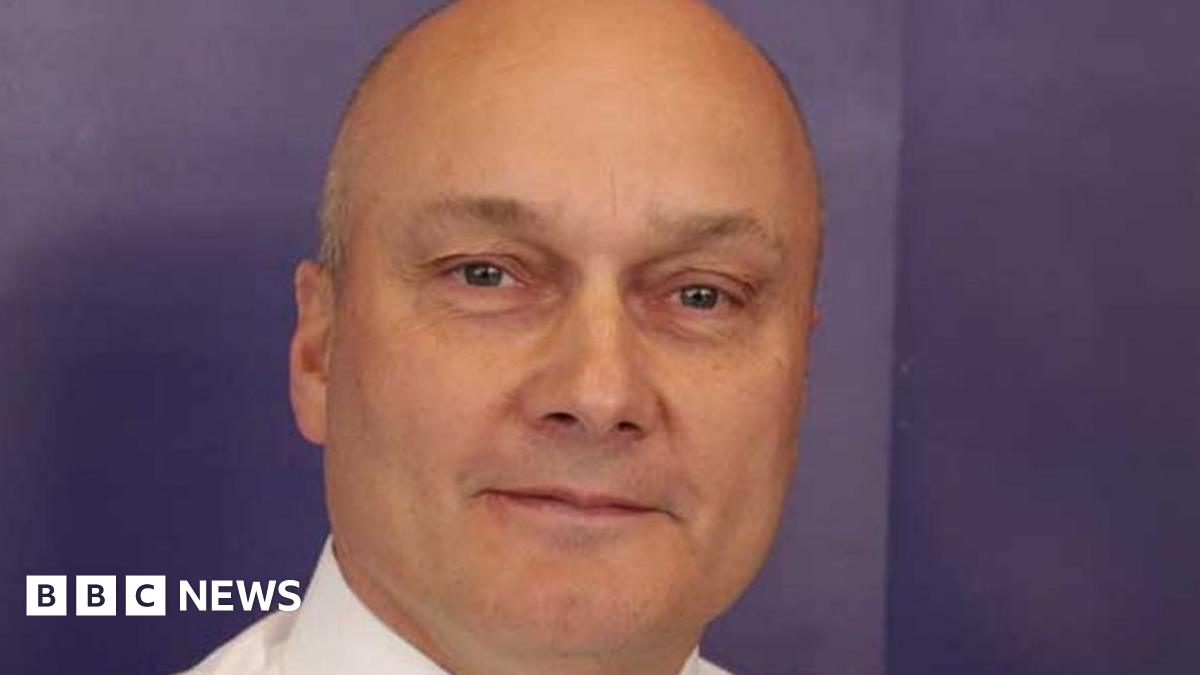 Cambridgeshire Chief Constable Nick Dean to retire - BBC News