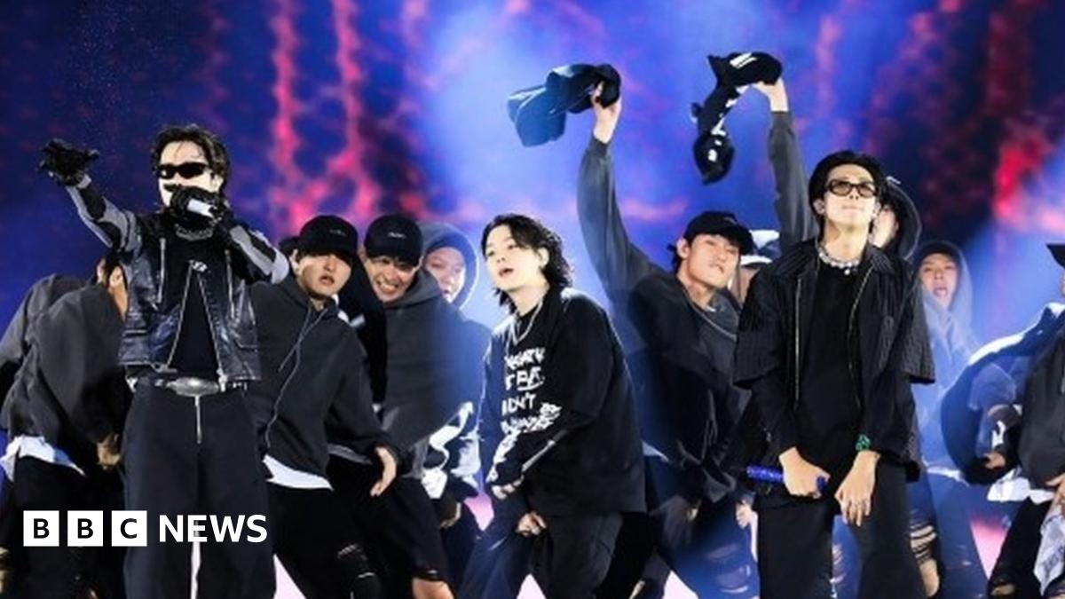 BTS: K-pop stars to take time out for military service - BBC News