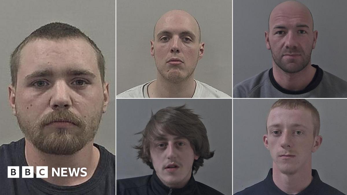 County lines gang jailed for Grimsby drug dealing - BBC News