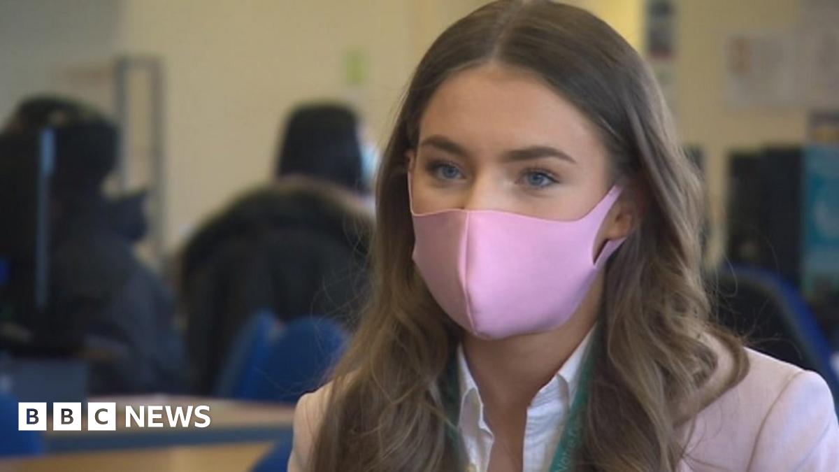 Sarah Everard: Leeds women talk about safety ahead of vigil - BBC News