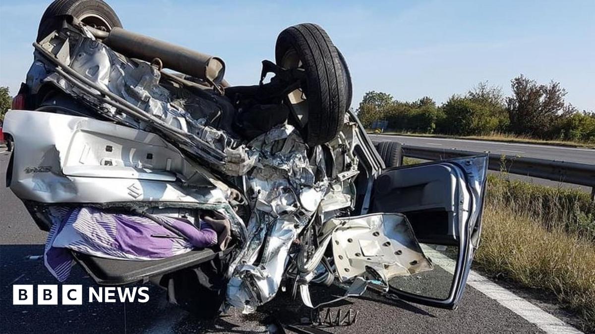 Drivers 'abuse' highways officers dealing with M18 crash - BBC News