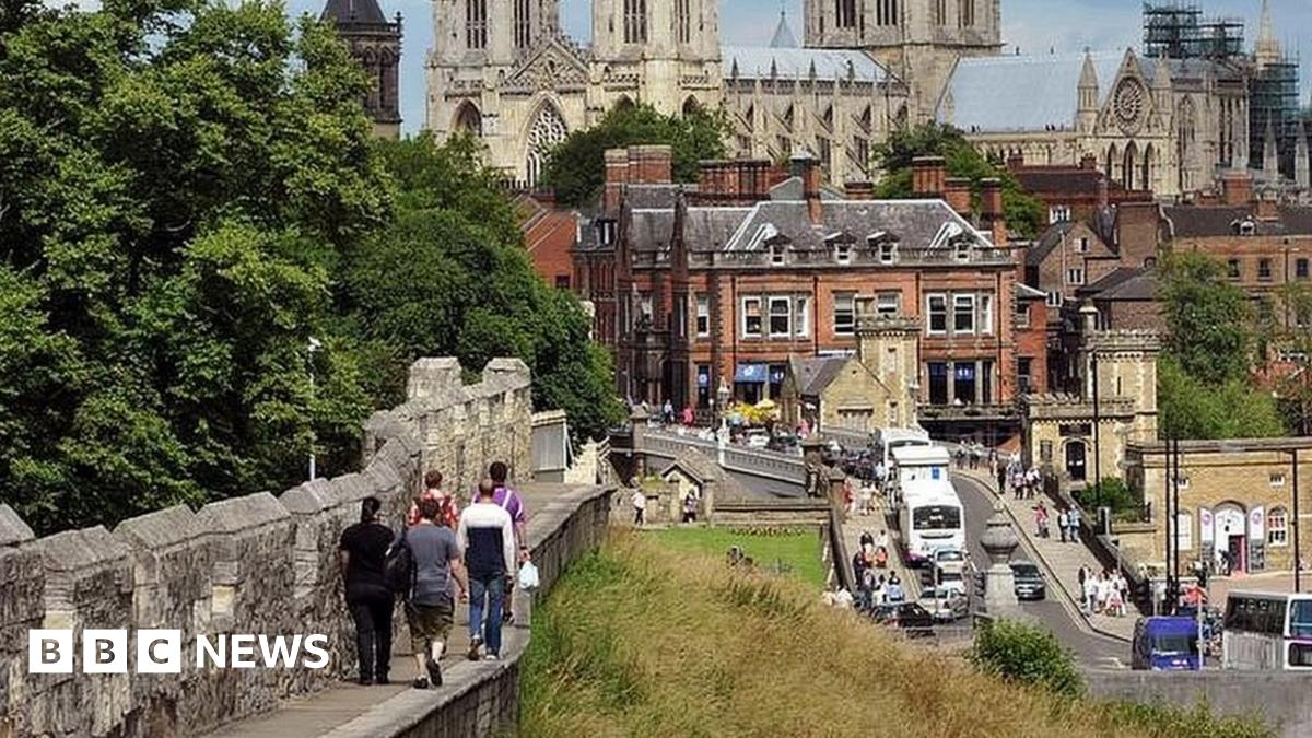 York named Britain's 'best place to live' by guide - BBC News