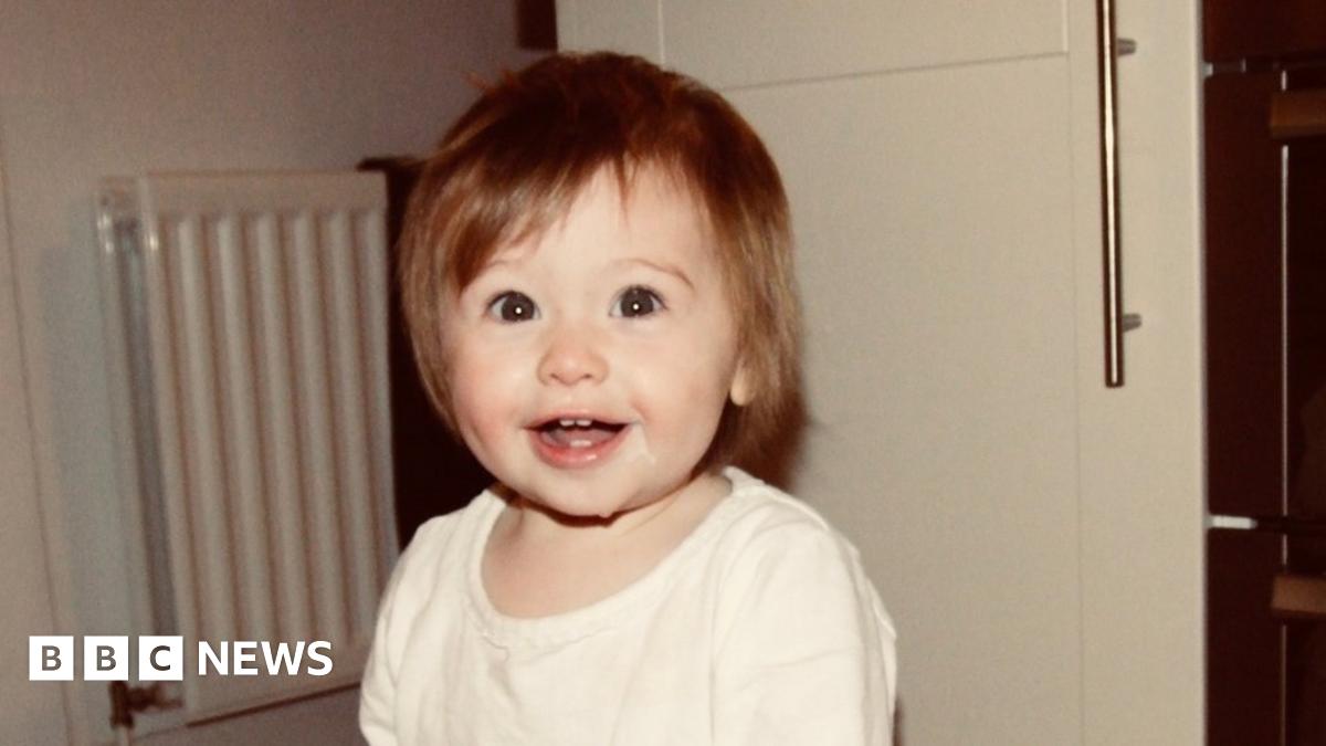 Sudden Unexplained Death in Childhood: Parents demand answers - BBC News