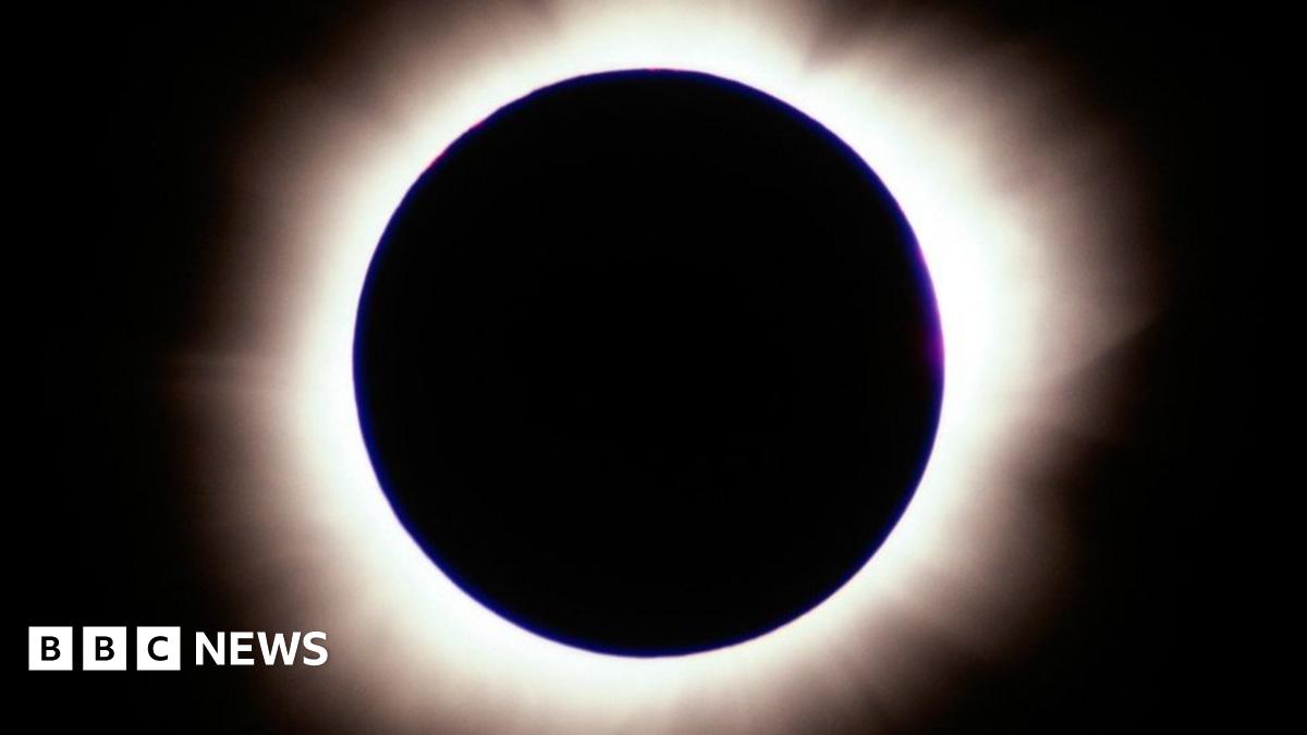 Amazon faces lawsuit over 'faulty' eclipse glasses - BBC News