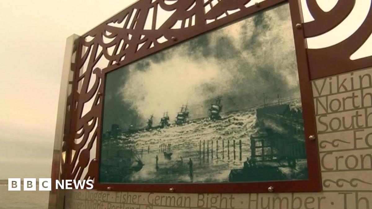 Artwork celebrates Bridlington's maritime history - BBC News