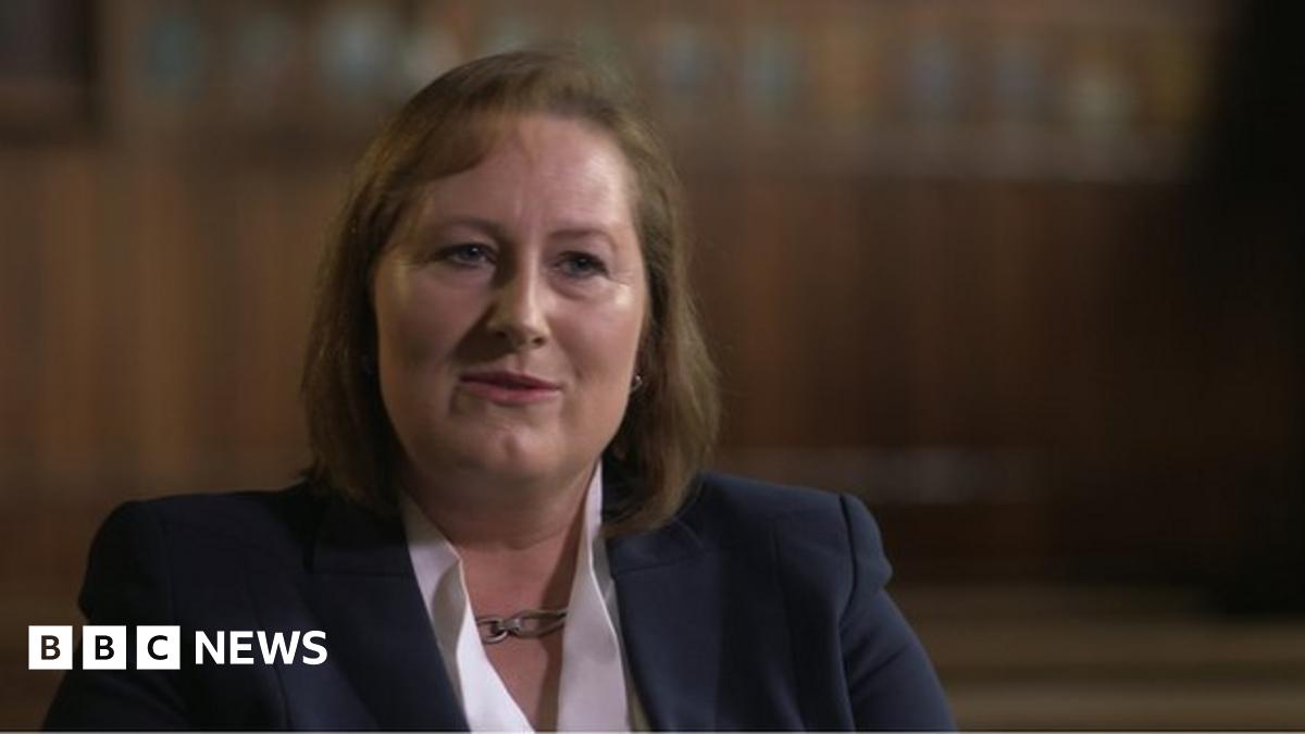 Former police watchdog chief Susan Deacon was paid £125,000 - BBC News