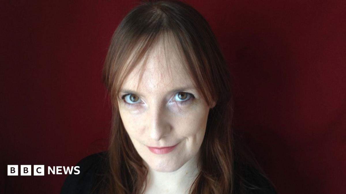 McInerney's murder tale wins Baileys book prize - BBC News