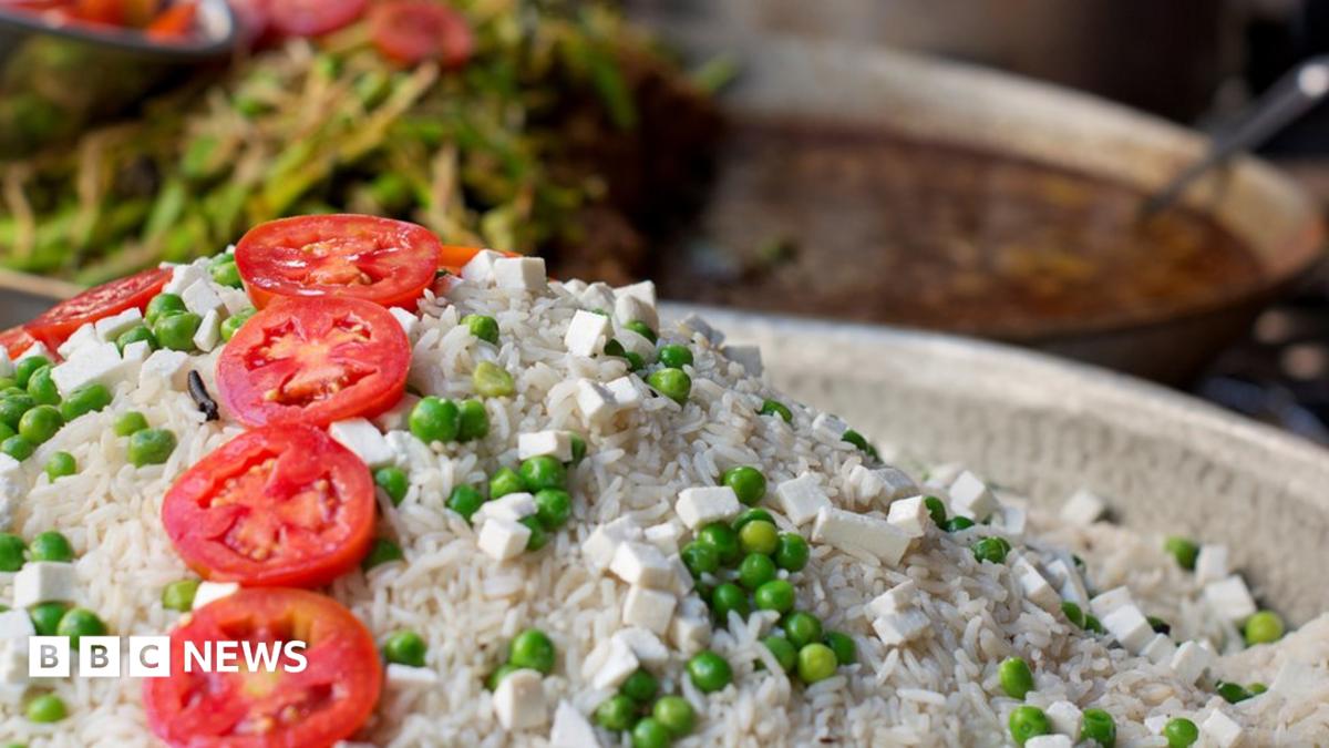 Eleven die and dozens ill after eating rice at Indian temple - BBC News