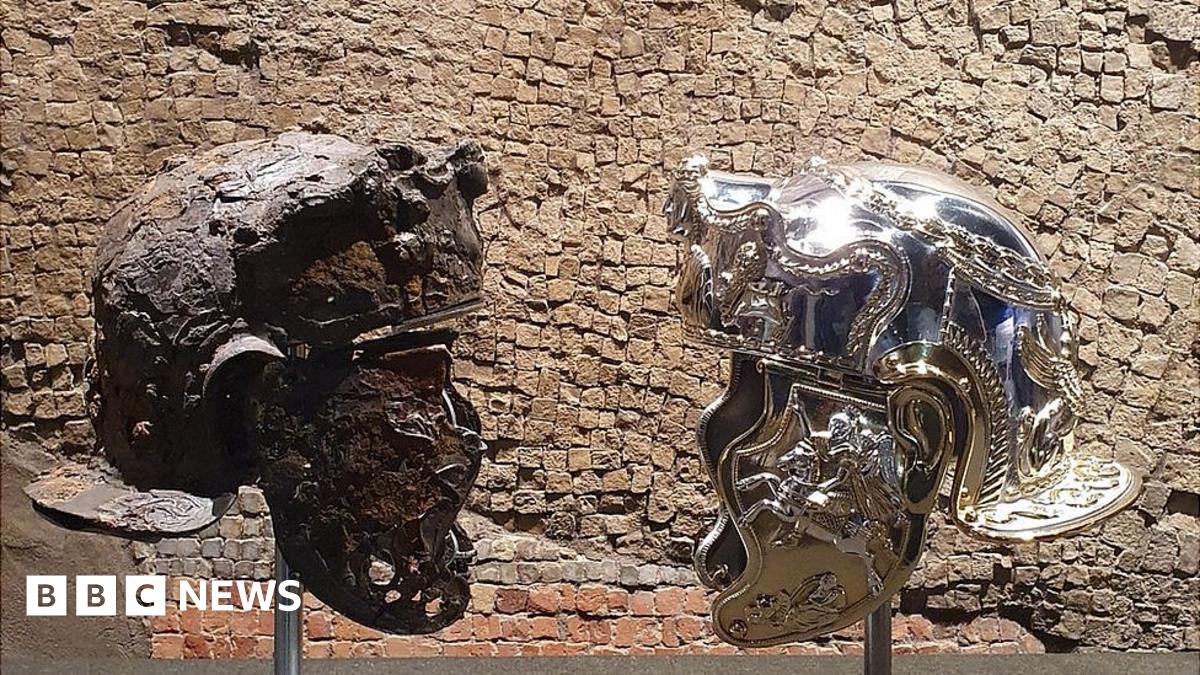 Unlocking the secrets of the 'bling' Roman helmet found in a field ...