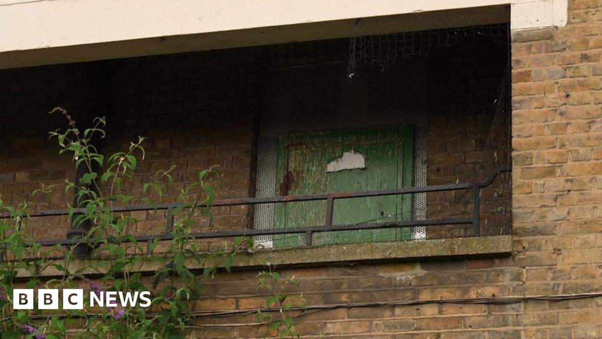 Call to turn empty prison officer flats into homes - BBC News