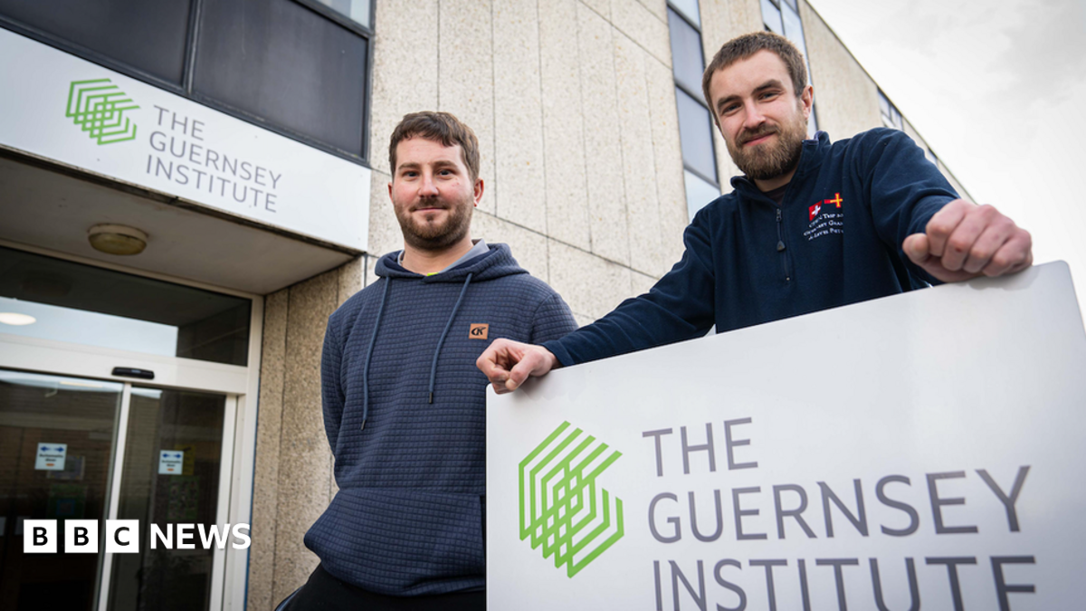 Guernsey apprentices do battle in skills competition - BBC News