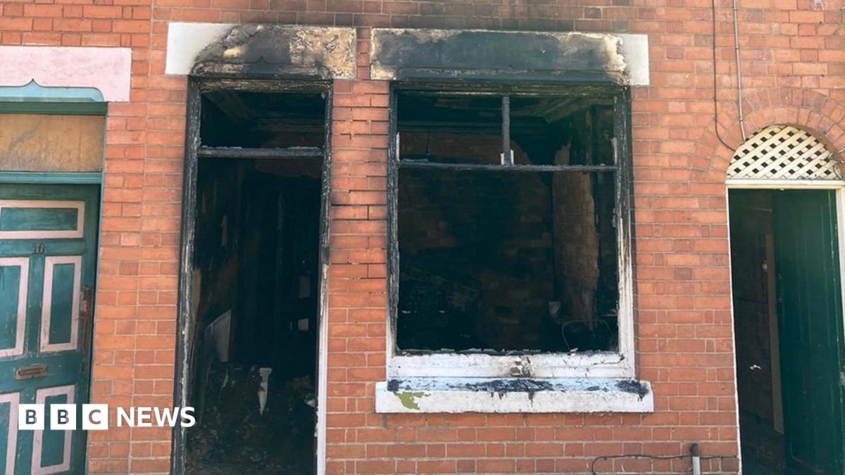 Leicester homes evacuated as property gutted by serious fire - BBC News